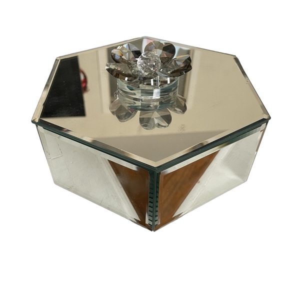 Unlisted | Accessories | Nwot Mirrored Flower Octagon Jewelry Box ...